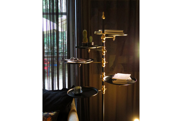 Giant display stand